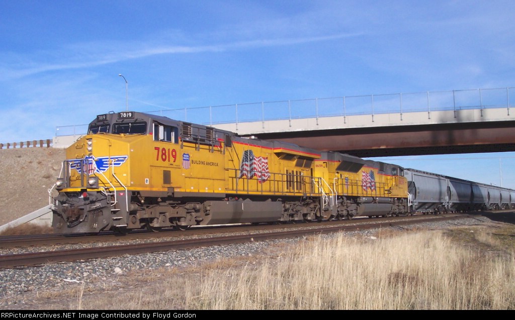 UP 7819 leads eastbound